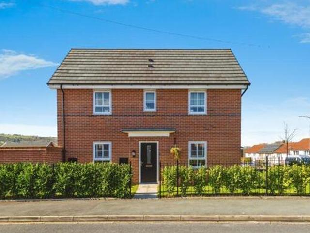 Waterside, Hyde, 3 Bedroom Semi detached
