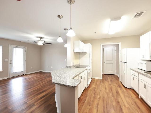 Waterside Oaks Apartments 4 Bedroom Apartment for Rent at 2400 Waterside Oaks Dr Sw, Gainesville, GA 30504