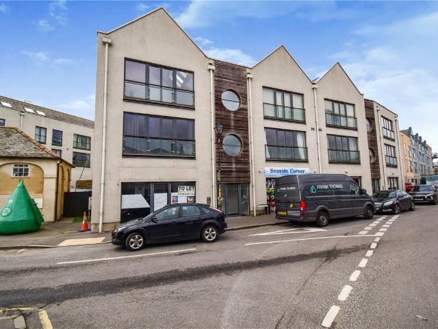 Waterside, Waterside Marina, Brightlingsea, Essex CO7, 2 bed flat to rent, £1,150 pcm | PrimeLocation