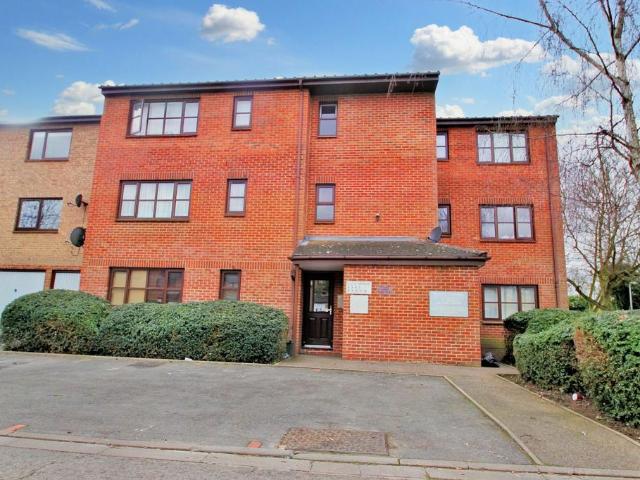 Waterside, Uxbridge, UB8 Studio to rent £1,000 pcm £231 pw