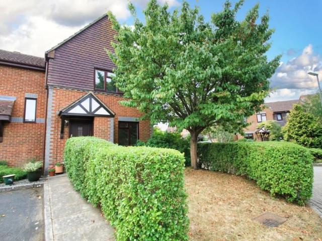 Watersmeet Close, Burpham GU4, 1 bed property to rent, £1,350 pcm | PrimeLocation
