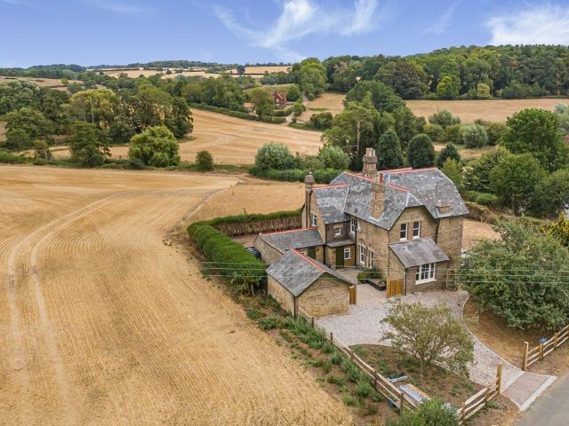 Watersplace, Ware SG12, 5 bed farmhouse to rent, £3,500 pcm | PrimeLocation