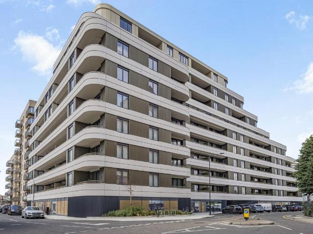 Waterview Apartments, William Morris Way, London SW6, 1 bed flat to rent, £2,850 pcm | PrimeLocation
