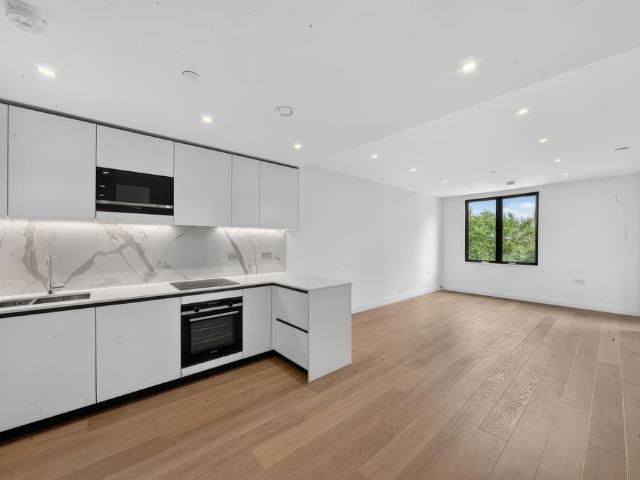 Waterview Apartments, Chelsea, SW6 2 bed flat to rent £4,767 pcm £1,100 pw