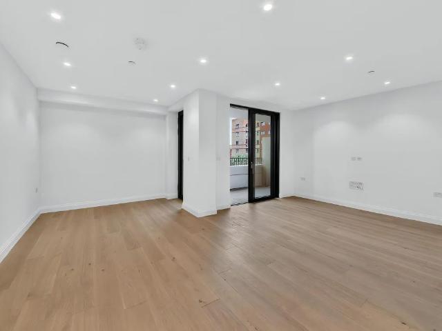 Waterview Apartments, London SW6, 1 bed flat to rent, £3,467 pcm | PrimeLocation