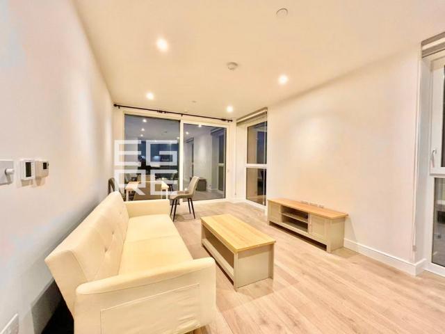Waterview House, Wembley HA0 2 bed apartment to rent £2,800 pcm £646 pw