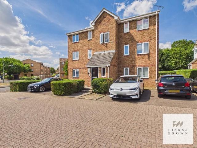 Waterville Drive, Basildon, Essex SS16, 2 bed flat to rent, £1,300 pcm | PrimeLocation
