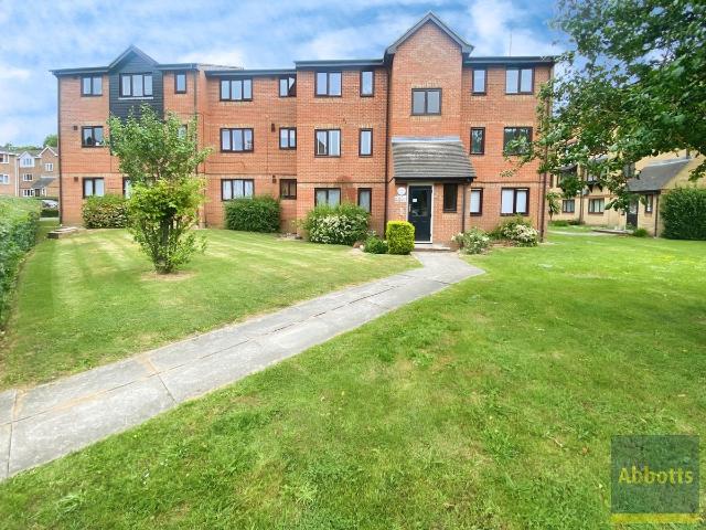 Waterville Drive, Basildon SS16, 2 bed flat to rent, £1,450 pcm | PrimeLocation