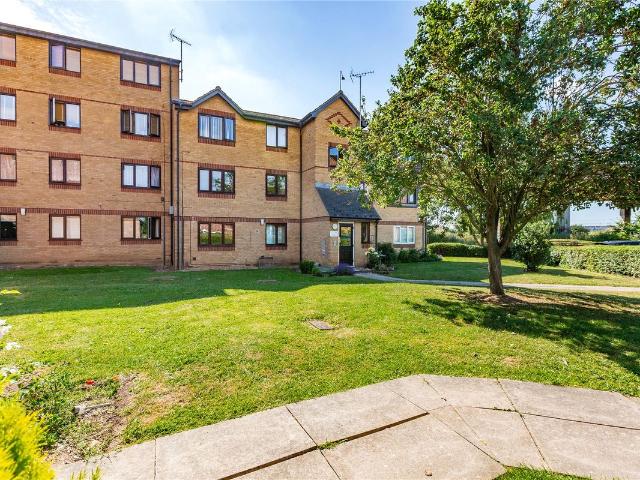 Waterville Drive, Vange, Basildon SS16, 1 bed flat to rent, £1,200 pcm | PrimeLocation