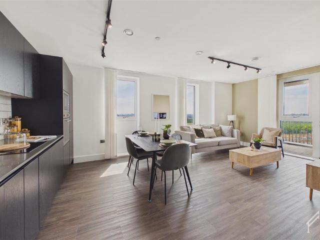 Waterway House, North Kensington NW10 2 bed apartment to rent £2,850 pcm £658 pw