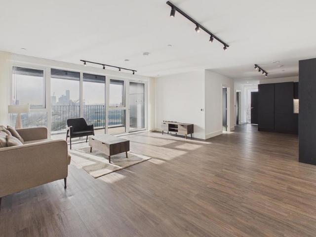 Waterway, North Kensington London NW10 3 bed apartment to rent £3,800 pcm £877 pw