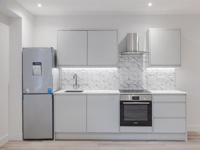 Waterwood House, 4 Frayswater Place, Uxbridge UB8, Studio to rent, £1,200 pcm | PrimeLocation