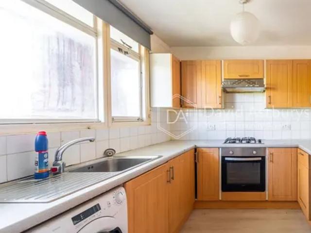 Watford Close, London, SW11 4QT, United Kingdom | 3 bed duplex for rent #166145757 | Rentberry