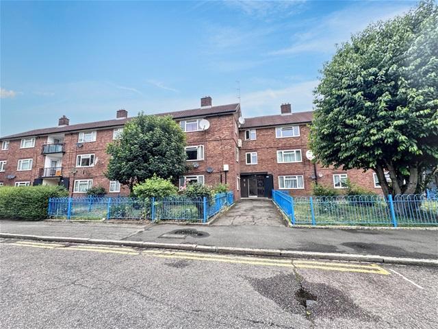 Watford Road, Canning Town 3 bed flat to rent £1,950 pcm £450 pw