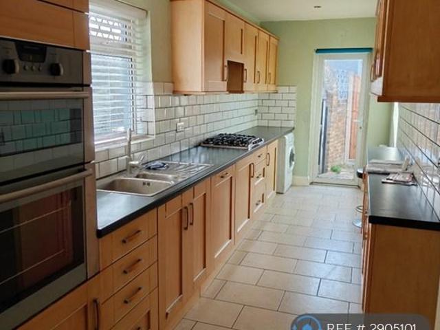 Watford Road, Rickmansworth, WD3 3 bed semi detached house to rent £2,300 pcm £531 pw