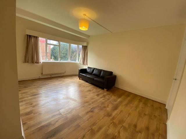 Watford Way, Hendon, London NW7, 2 bed flat to rent, £1,600 pcm | PrimeLocation
