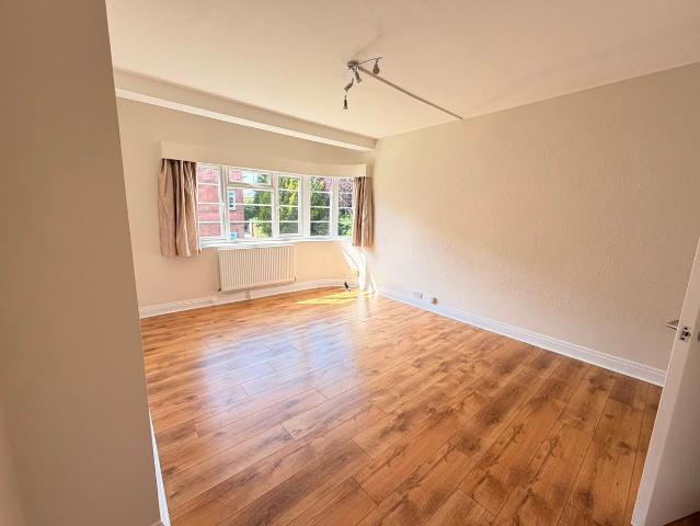 Watford Way, Hendon, London NW7, 2 bed flat to rent, £1,700 pcm | PrimeLocation