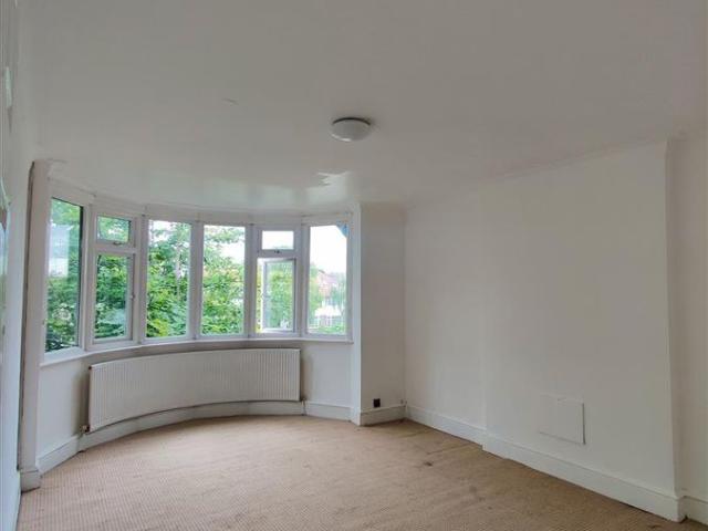Watford Way, Hendon NW4, 1 bed maisonette to rent, £1,400 pcm | PrimeLocation