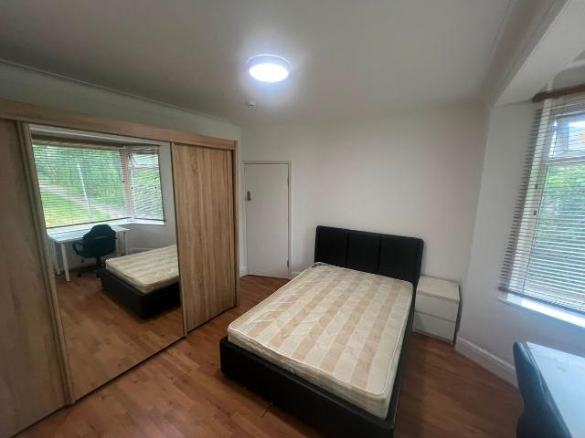 Watford Way, London NW4, Room to rent, £800 pcm | PrimeLocation