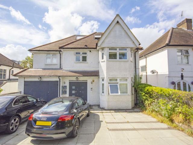 Watford Way, London NW4, Studio to rent, £1,100 pcm | PrimeLocation