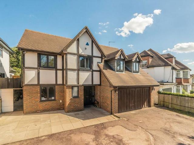 Watford Way, London NW7 5 bed house to rent £5,000 pcm £1,154 pw