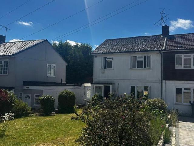 Watford WD19 3 bed terraced house to rent £2,100 pcm £485 pw