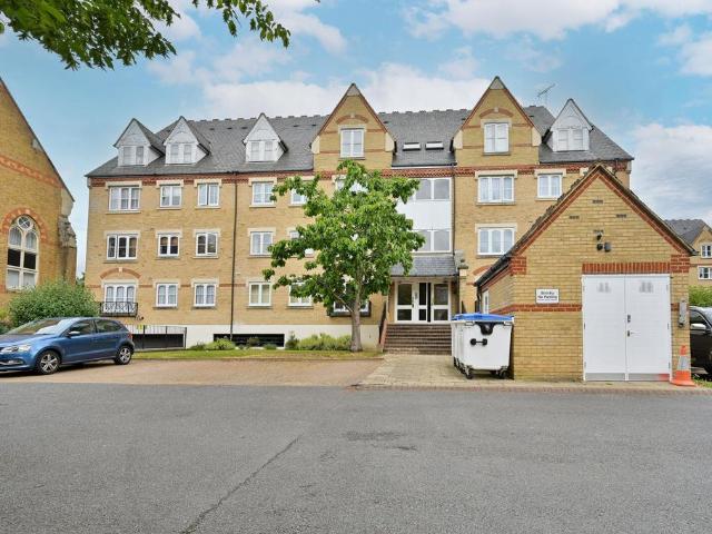 Watford, WD24 2 bed flat to rent £1,550 pcm £358 pw