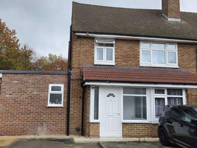 Watford WD25, Room to rent, £1,000 pcm | PrimeLocation