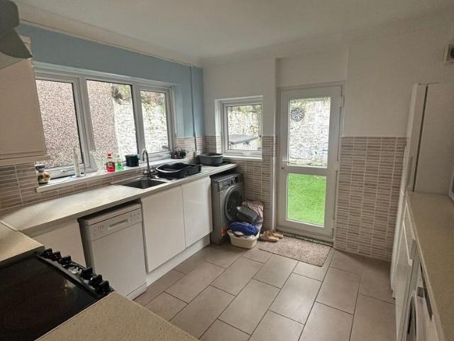 Watkin Street, Mount Pleasant, Swansea 3 bed house to rent £1,275 pcm £294 pw