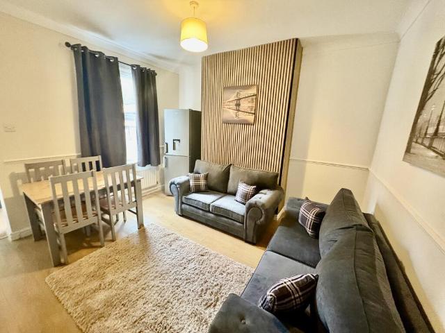 Watkin Street, City Centre NG3 6 bed house to rent £2,581 pcm £596 pw
