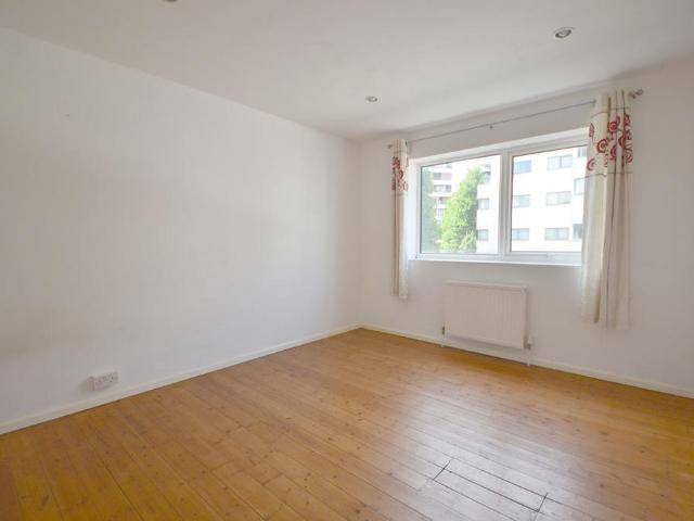 Watkinson Road, Islington, London, N7 1 bed apartment to rent £1,668 pcm £385 pw