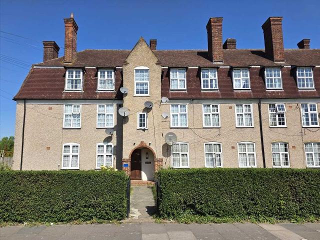 Watling Avenue, Burnt Oak HA8, 2 bed flat to rent, £1,800 pcm | PrimeLocation