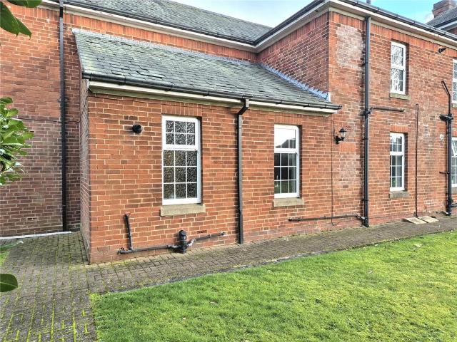 Watling Gate, Brockhall Village, Old. 2 bed apartment to rent £1,050 pcm £242 pw