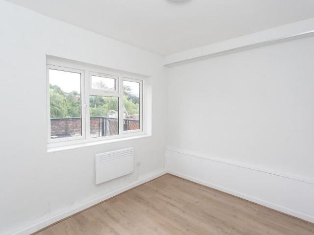 Watling Street, WD7, Radlett, WD7 4 bed flat to rent £2,050 pcm £473 pw