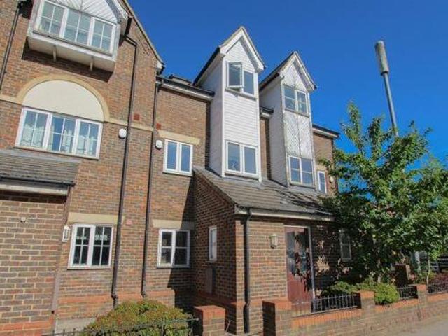 Watling Street, Hockliffe, 3 Bedroom Town