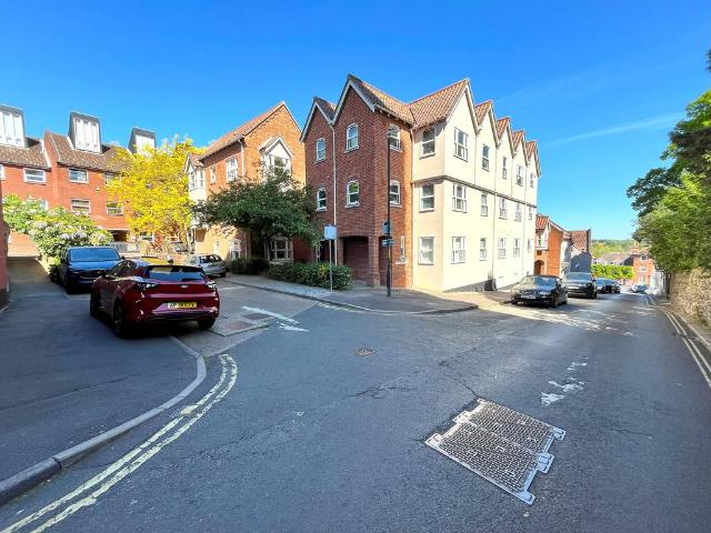 Watlings Court, Norwich NR2 2 bed maisonette to rent £1,095 pcm £253 pw
