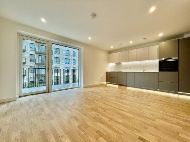 Watson House, 4 Greenleaf Walk. 1 bed flat to rent £1,700 pcm £392 pw