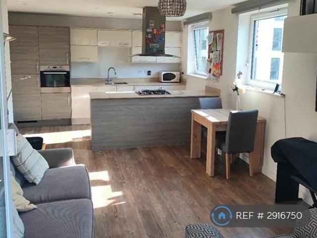 Watson Heights, Chelmsford, CM1 2 bed flat to rent £1,850 pcm £427 pw