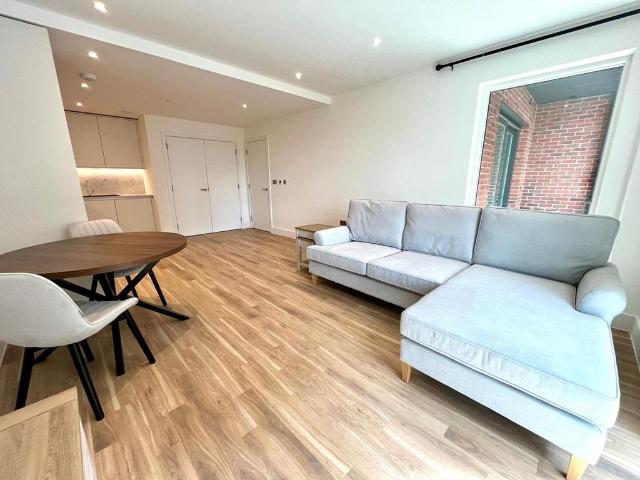 Watsonia Court, Barnet NW9 1 bed flat to rent £2,000 pcm £462 pw