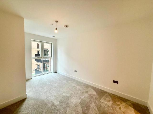 Watsonia Court, Barnet NW9 2 bed house to rent £2,300 pcm £531 pw