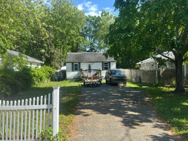 Wavecrest Dr