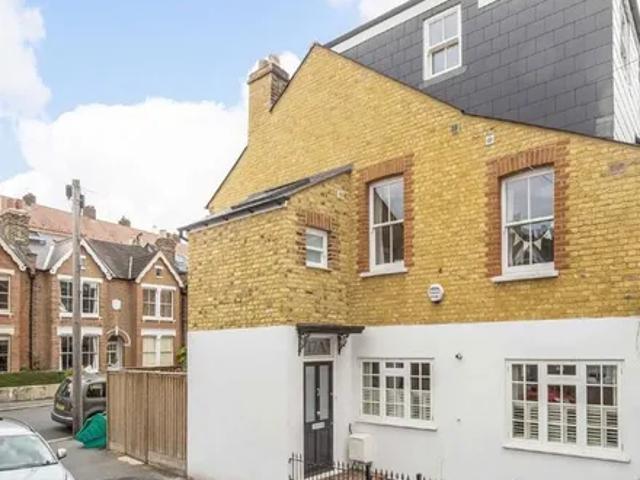 Waveney Avenue, London, SE15 3UF, United Kingdom | 4 bed duplex for rent #138933743 | Rentberry