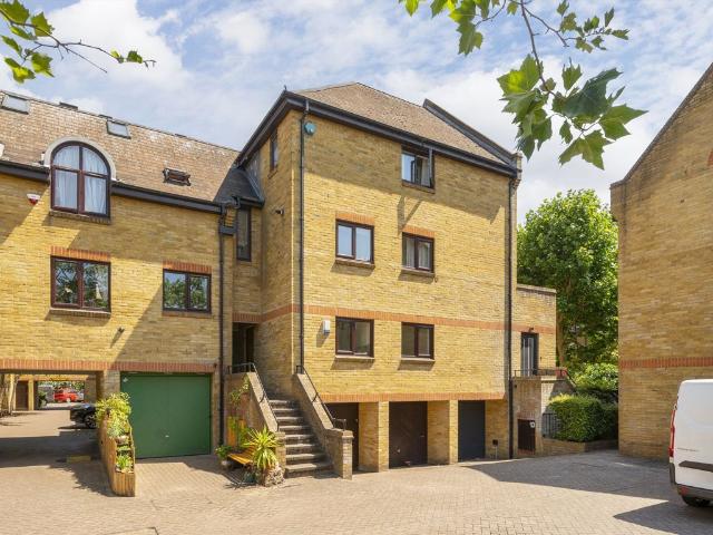 Waveney Close, Wapping E1W, 2 bed flat to rent, £3,100 pcm | PrimeLocation