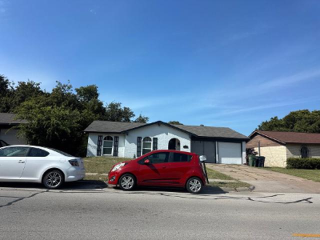 Waverly Dr