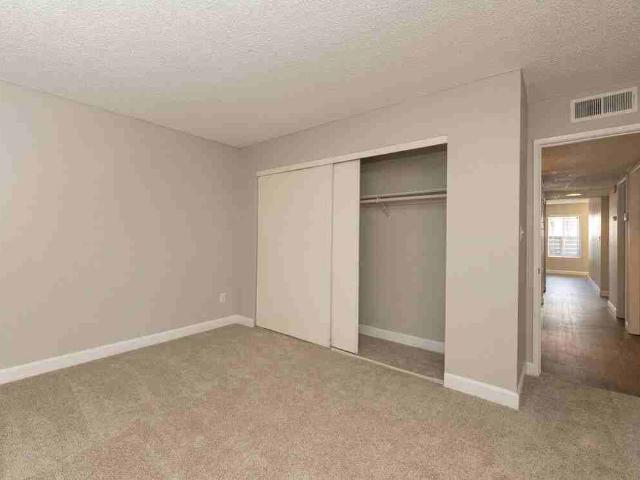 Waverly Flats 2 Bedroom Apartment for Rent at 6200 Greenhaven Dr, Sacramento, CA 95831