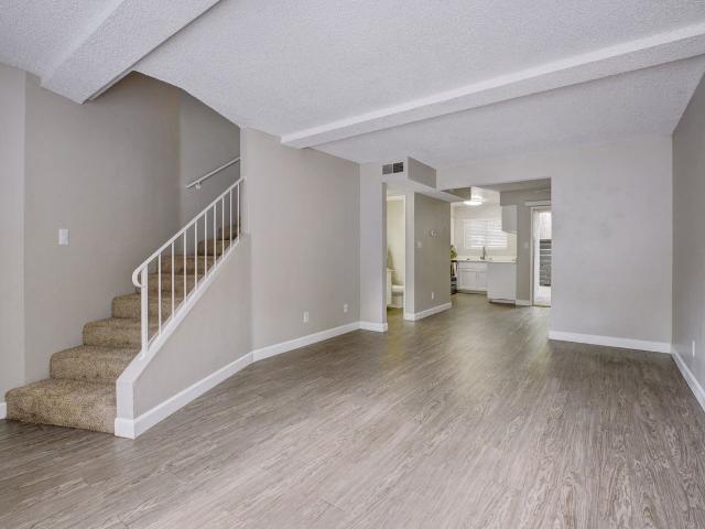 Waverly Flats 3 Bedroom Apartment for Rent at 6200 Greenhaven Dr, Sacramento, CA 95831