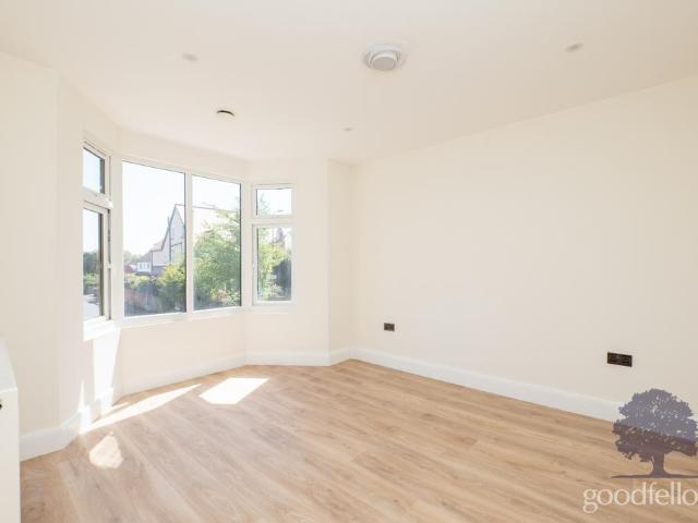 Waverley Way, Carshalton SM5 1 bed apartment to rent £1,650 pcm £381 pw