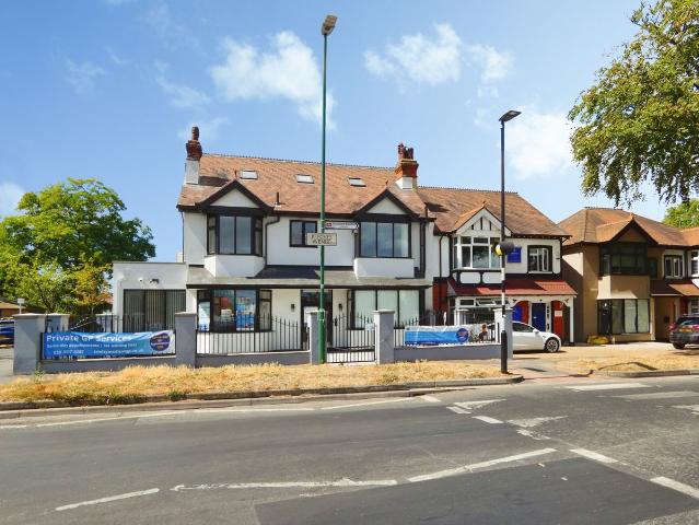 Waverley Way, Carshalton SM5, Studio to rent, £1,300 pcm | PrimeLocation