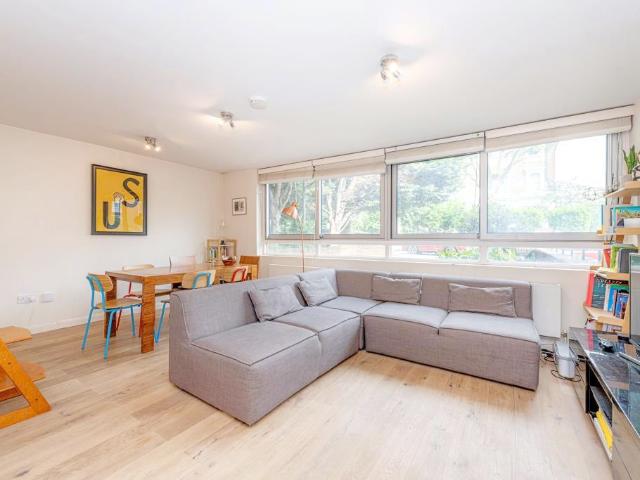 Waverley Court, Steeles Road, Belsize Park NW3, 2 bed flat to rent, £3,350 pcm | PrimeLocation