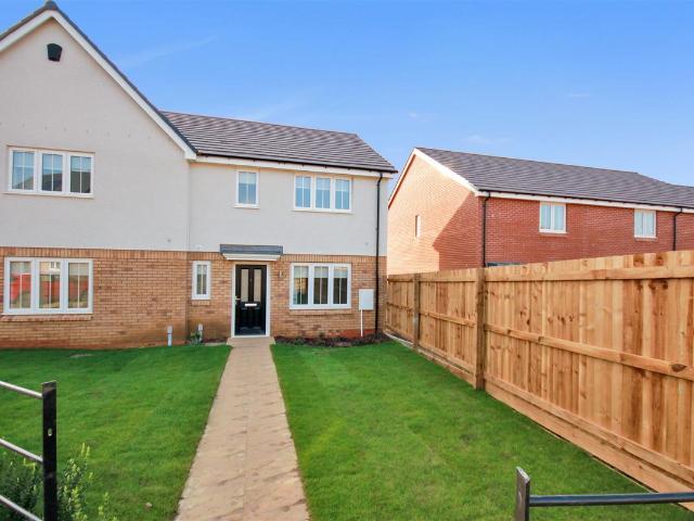 Waverley Drive, Wellingborough NN8, 3 bed semi detached house to rent, £1,525 pcm | PrimeLocation